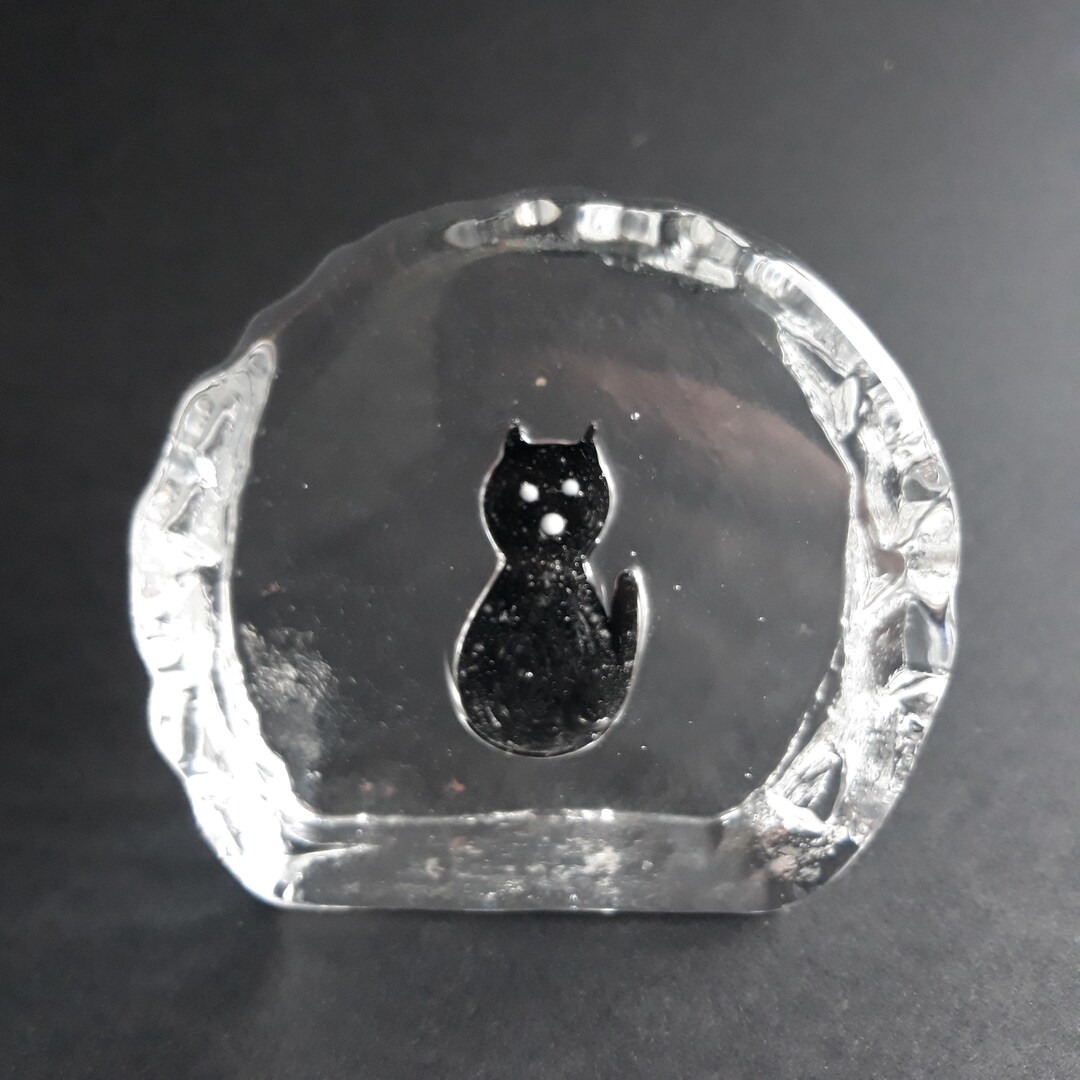 Crystal Glass Black Cat Paperweight. Lovely Fun Piece. Probably of ...