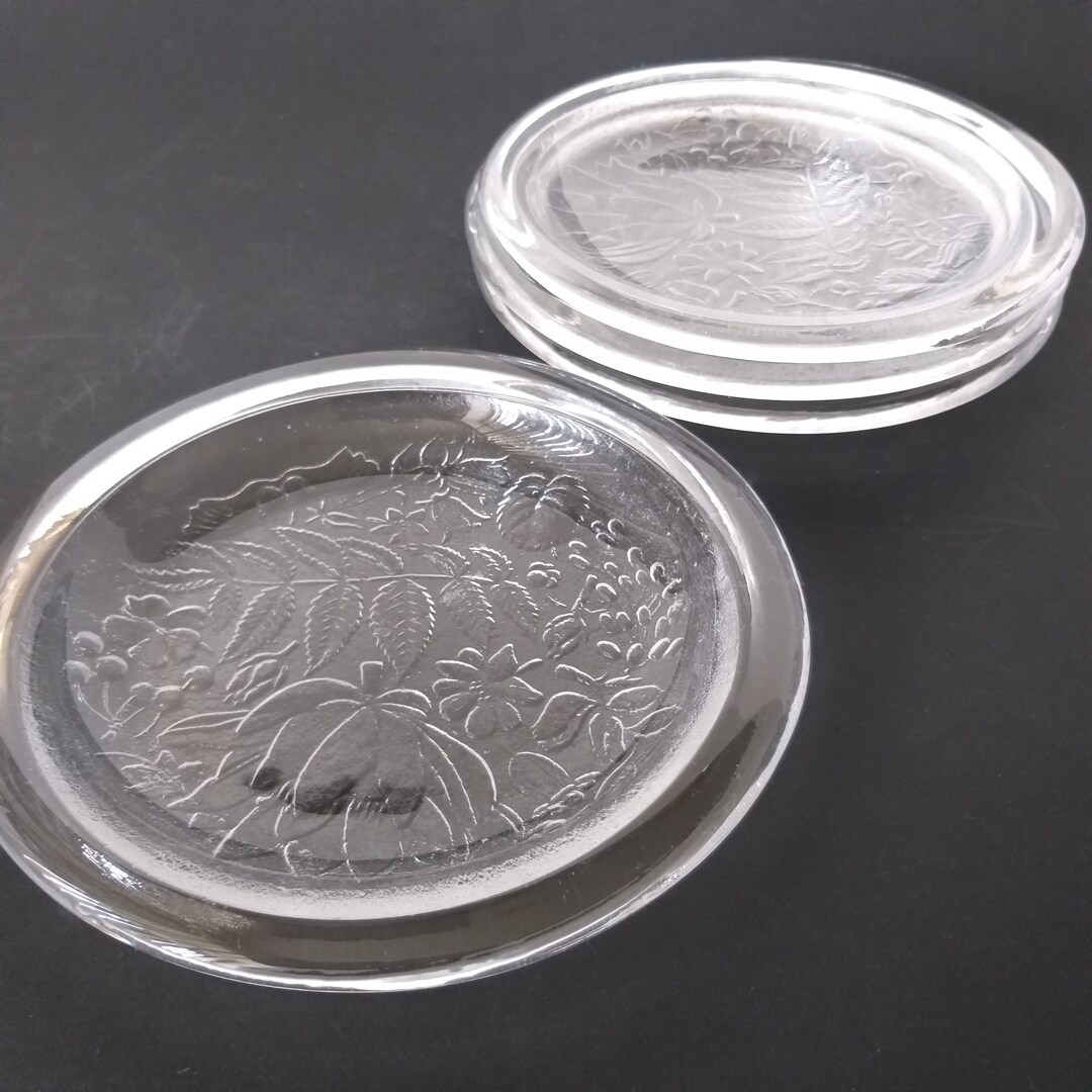 A Pair of Kosta Boda Sweden Crystal Clear Textured Dessert Glass Plates ...