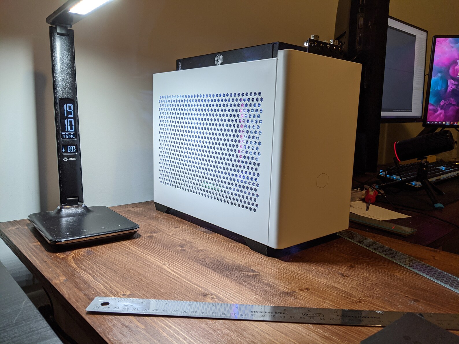 NR200 Bottom 140mm Bracket and 3D Printed Feet increased | Etsy