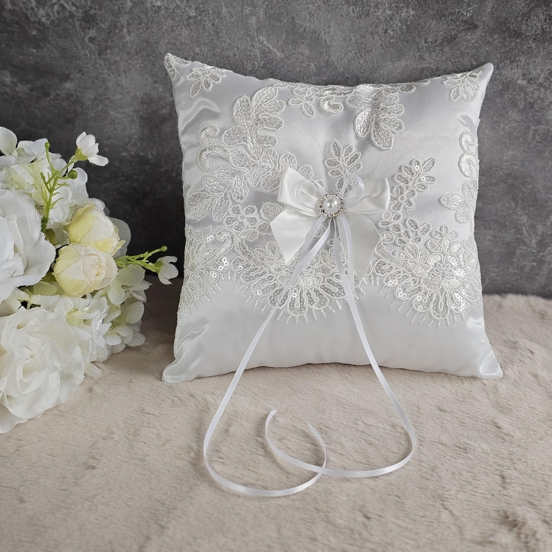 White Floral Embossed Wedding Pillows Set for Rings and Arras, Pillow ...