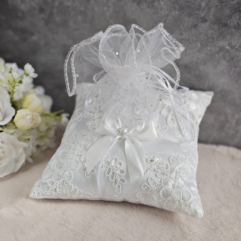 White Floral Embossed Wedding Pillows Set for Rings and Arras, Pillow ...