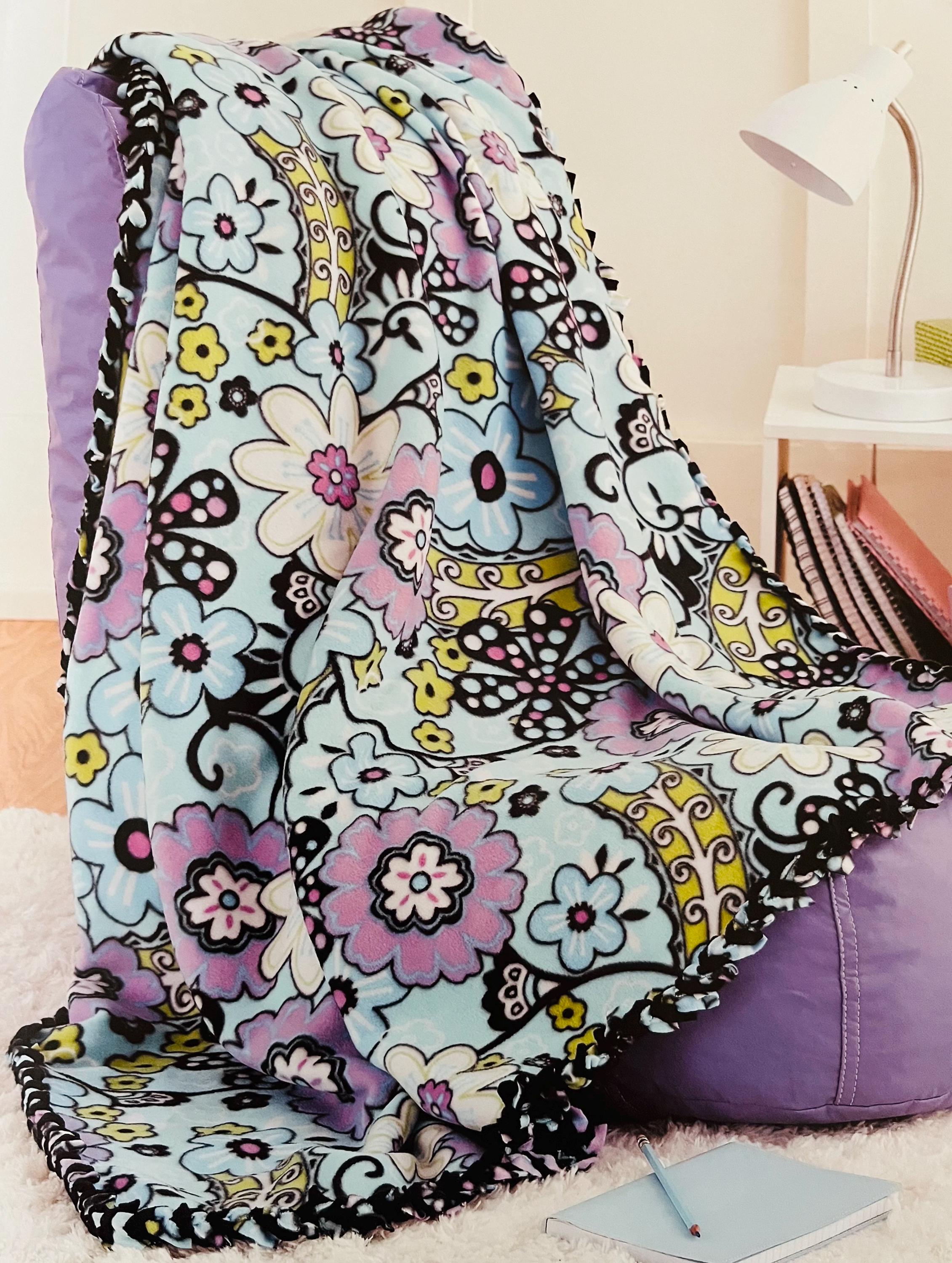 No-sew Fleece Throws and Pillows {#6137}, 22 Quick & Easy Techniques ...