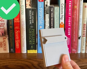 Booktok Bookshelf Guide Align Books Perfectly - Etsy