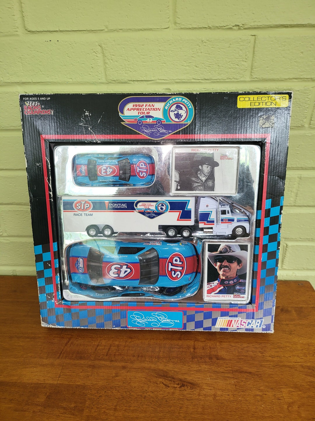 Richard Petty Racing Champions STP Fan Appreciation Tour Die Cast Set ...