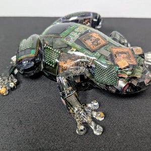 Circuit Tree Frog: Tech Takes a Leap - Etsy