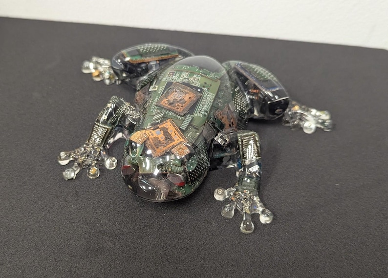 Circuit Tree Frog: Tech Takes a Leap - Etsy