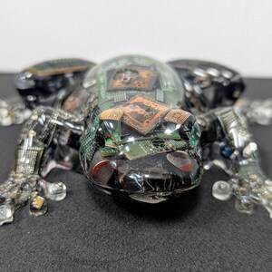 Circuit Tree Frog: Tech Takes a Leap - Etsy