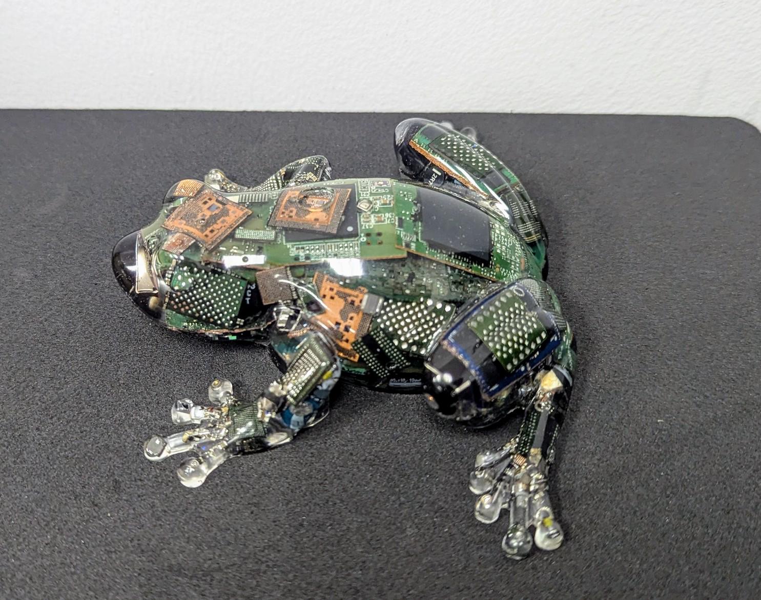 Circuit Tree Frog: Tech Takes a Leap - Etsy