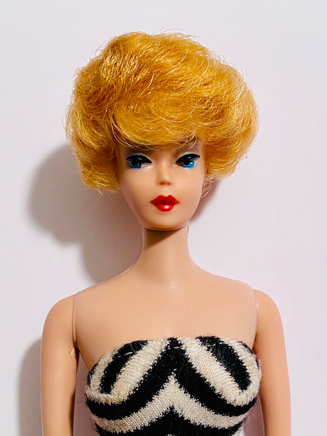 Beautiful Vintage 1961 First Edition Golden Blonde Bubble Cut Barbie ...