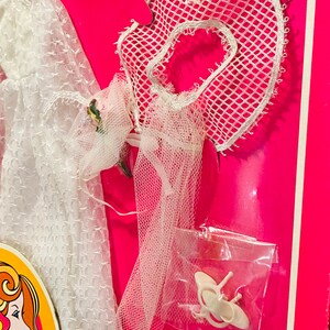 Vintage 1977 Superstar Barbie Japanese Get Ups N Go Guag Bride in White ...