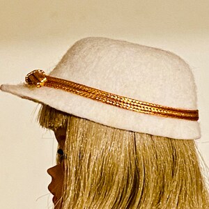 Vintage 1966 Barbie Midge Pak Glamour Hats Outdoor Art Show Hat NO DOLL ...