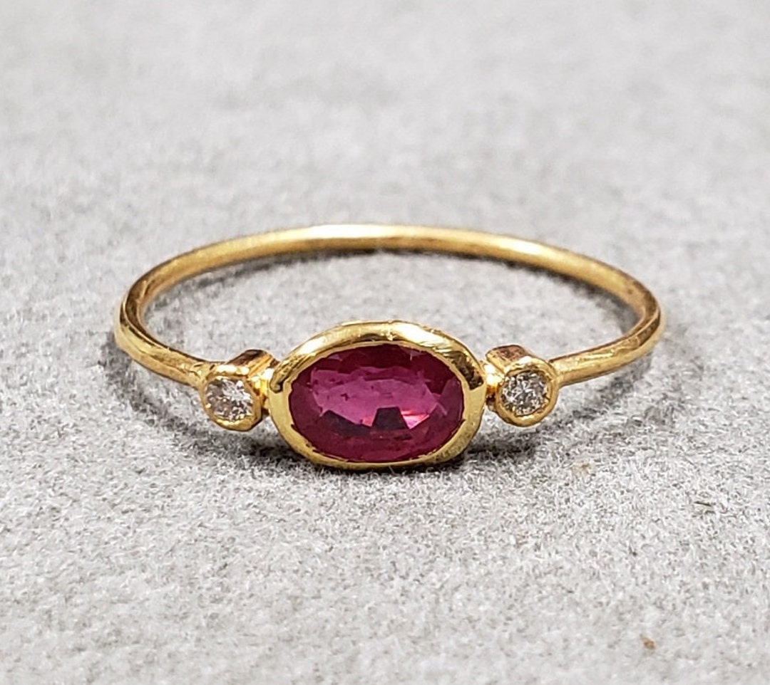 18k Gold Oval Ruby With Diamond Ring for Unisex, Bezel Setting, Red ...