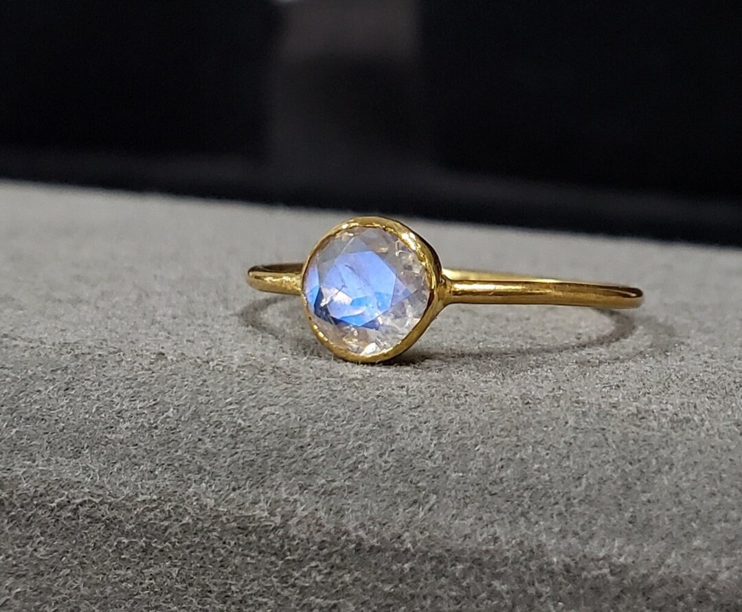 14k Gold Blue Schiller Rainbow Moonstone Ring, Round Shape Moonstone ...