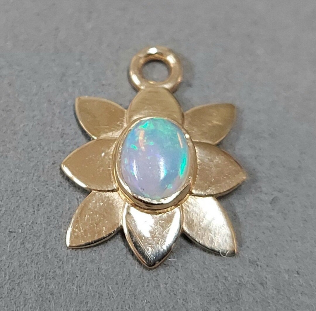 18k Gold 4x6 Mm Oval Flower Opal Women Charm Pendant, Multi Fire Opal ...