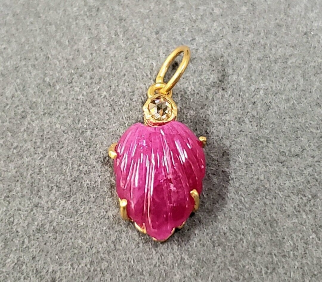 Leaf Carving Ruby Pendant With Rose Cut Diamond: 18k Gold Jewelry - Etsy