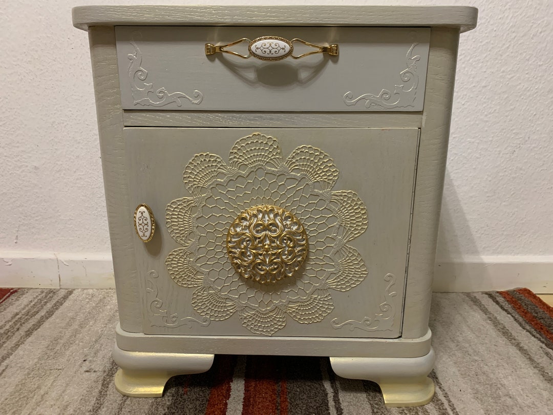An Antique Beaded Chest of Drawers With Oriental Decor 51 X 55 X 36 Cm ...