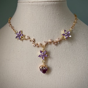 Red Castle Princess Choker Necklace, Regal Delicate Flower Choker ...