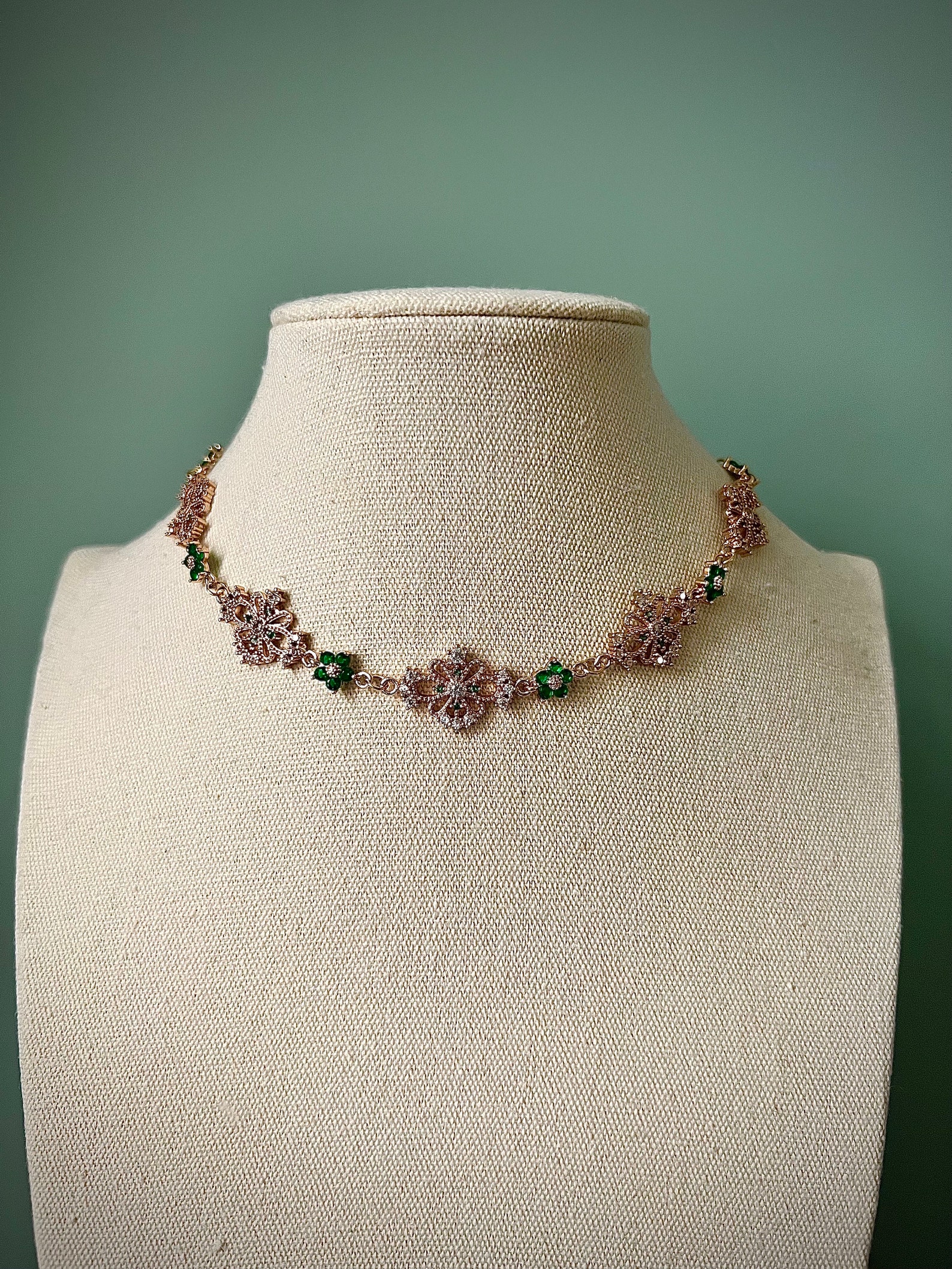 Elegant Red Flower Gold Choker Necklace, Regal Medieval Ruby Red ...