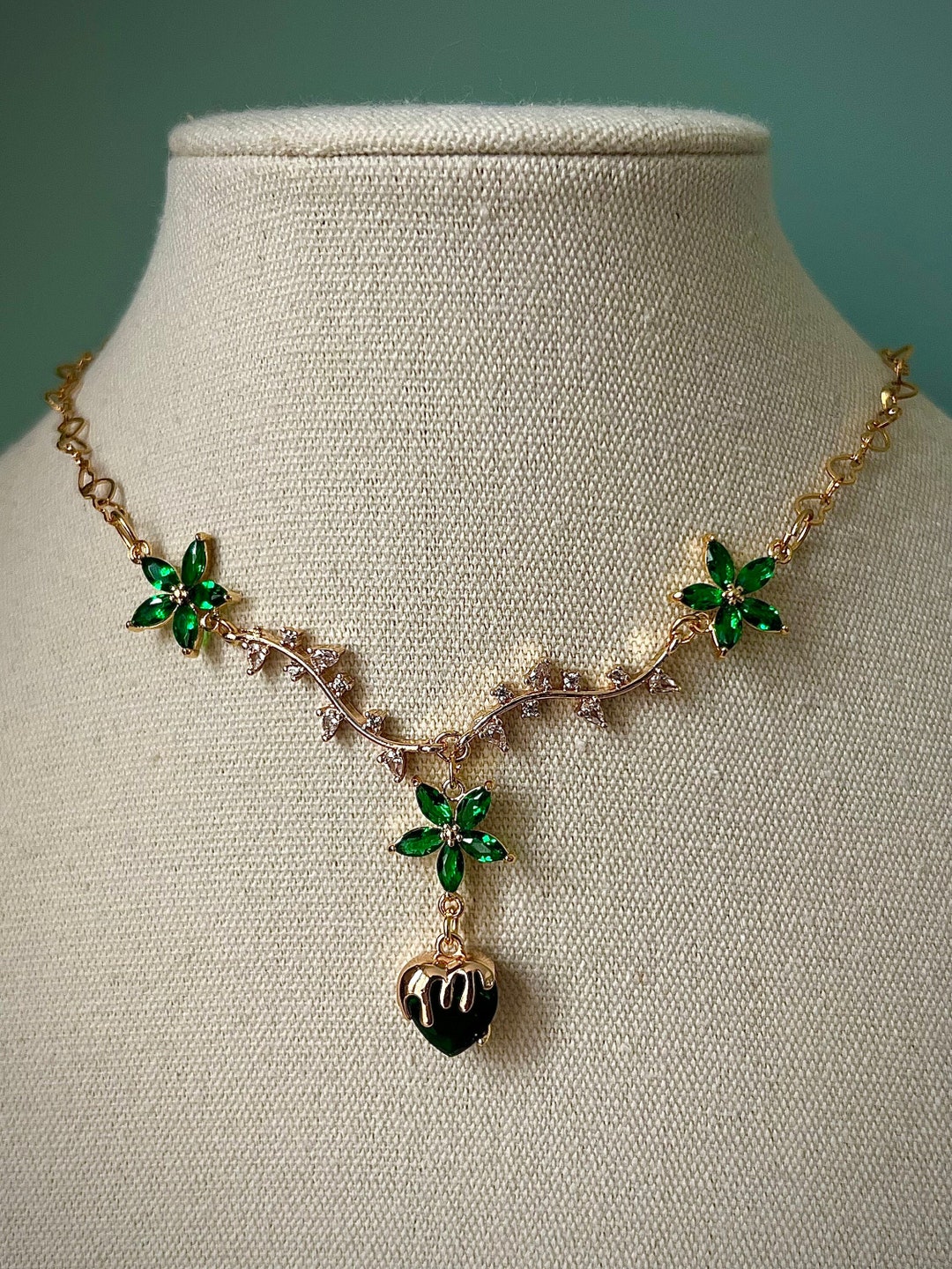 Green Castle Princess Choker Necklace, Regal Delicate Flower Choker ...