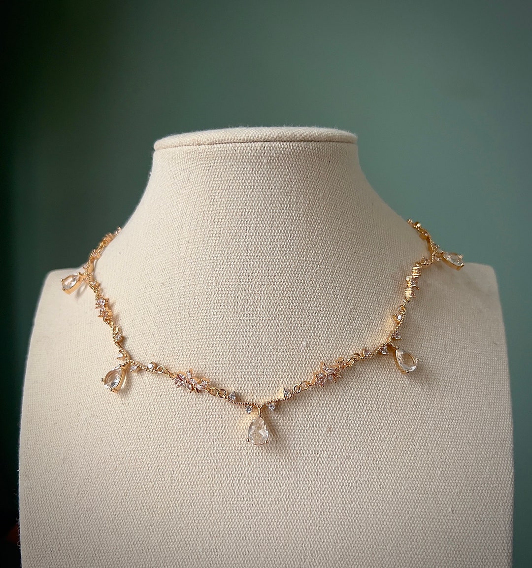 Elegant Gold Teardrop Flower Choker Necklace, Regal Princess Bride ...