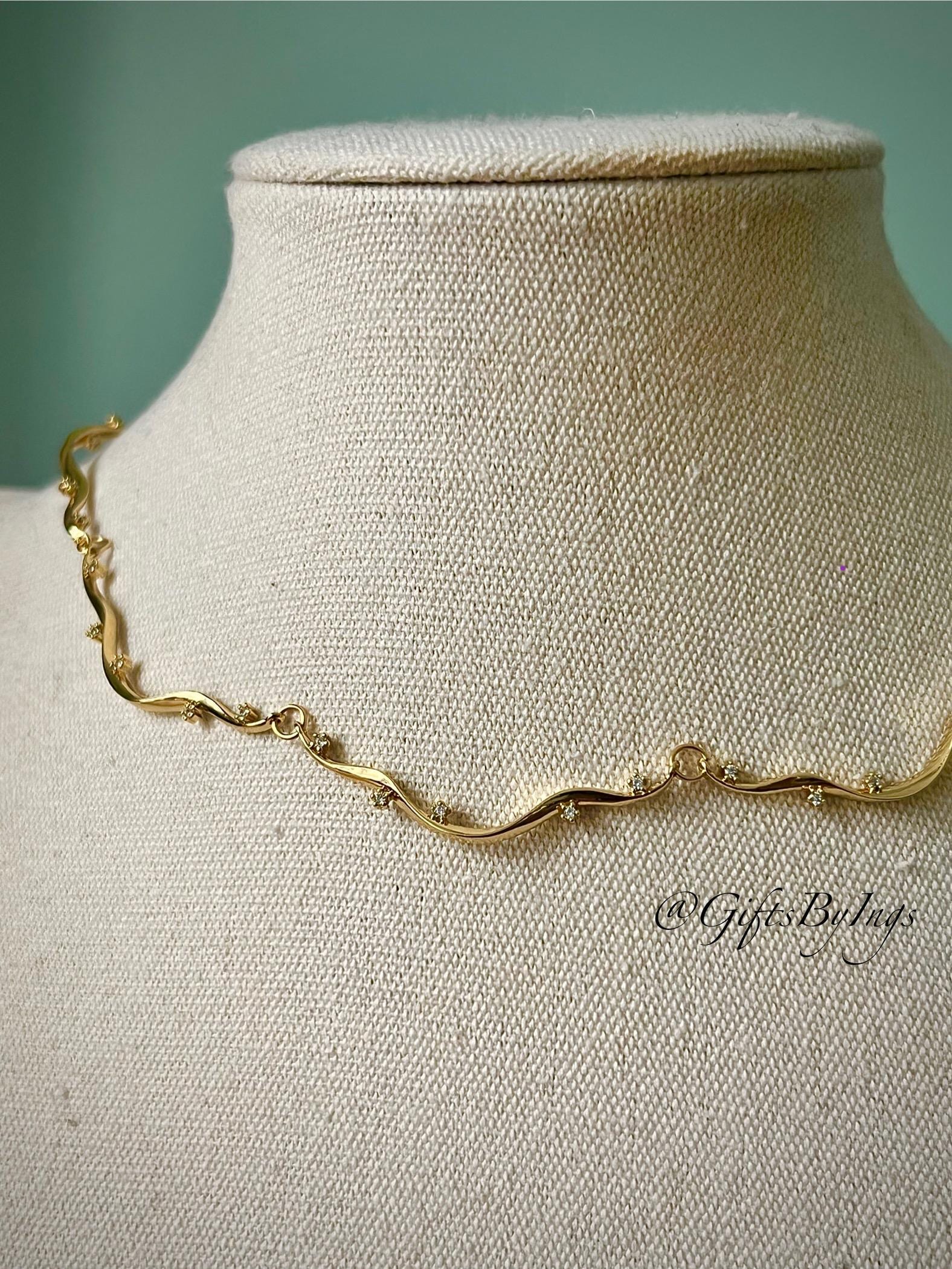 Delicate Wavy Gold Choker Necklace, Simple Elegant Regal Victorian ...