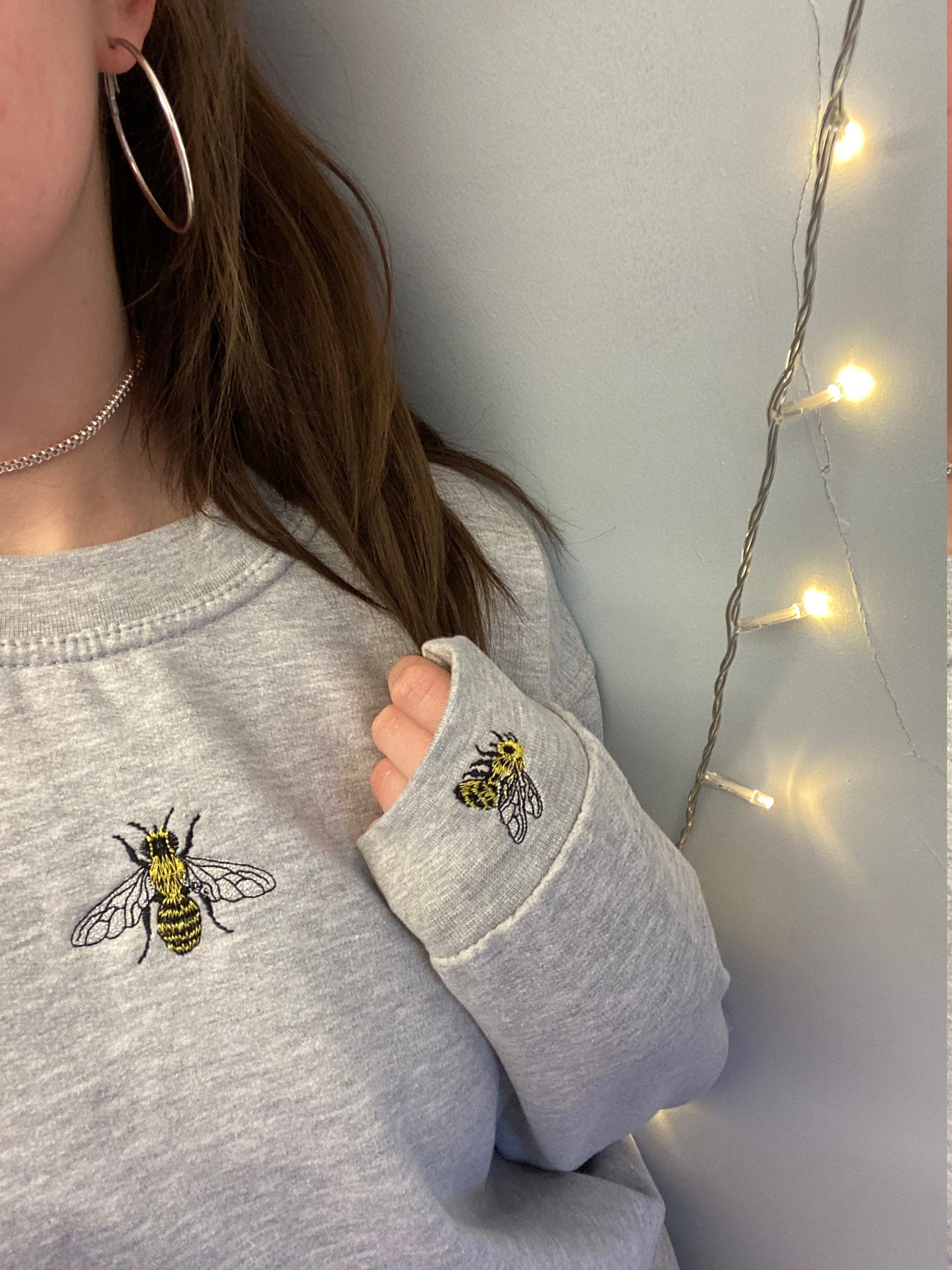 Embroidered Bee Sweatshirt Bumble Bee Honey Bee Honey - Etsy Sweden