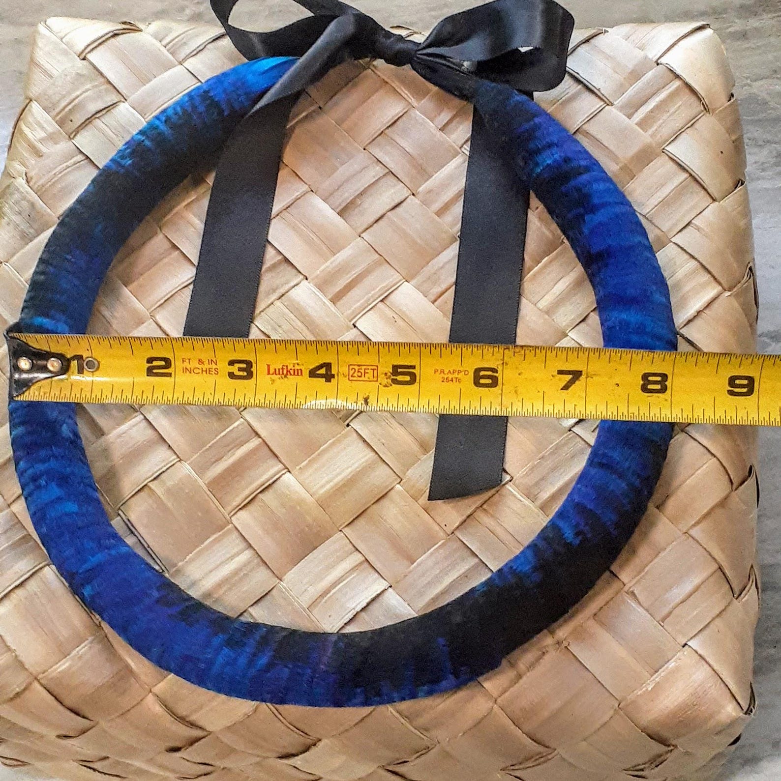 Royal Blue and Black Spiral Lei Hulu Kamoe, Custom Graduation Lei, Lei ...