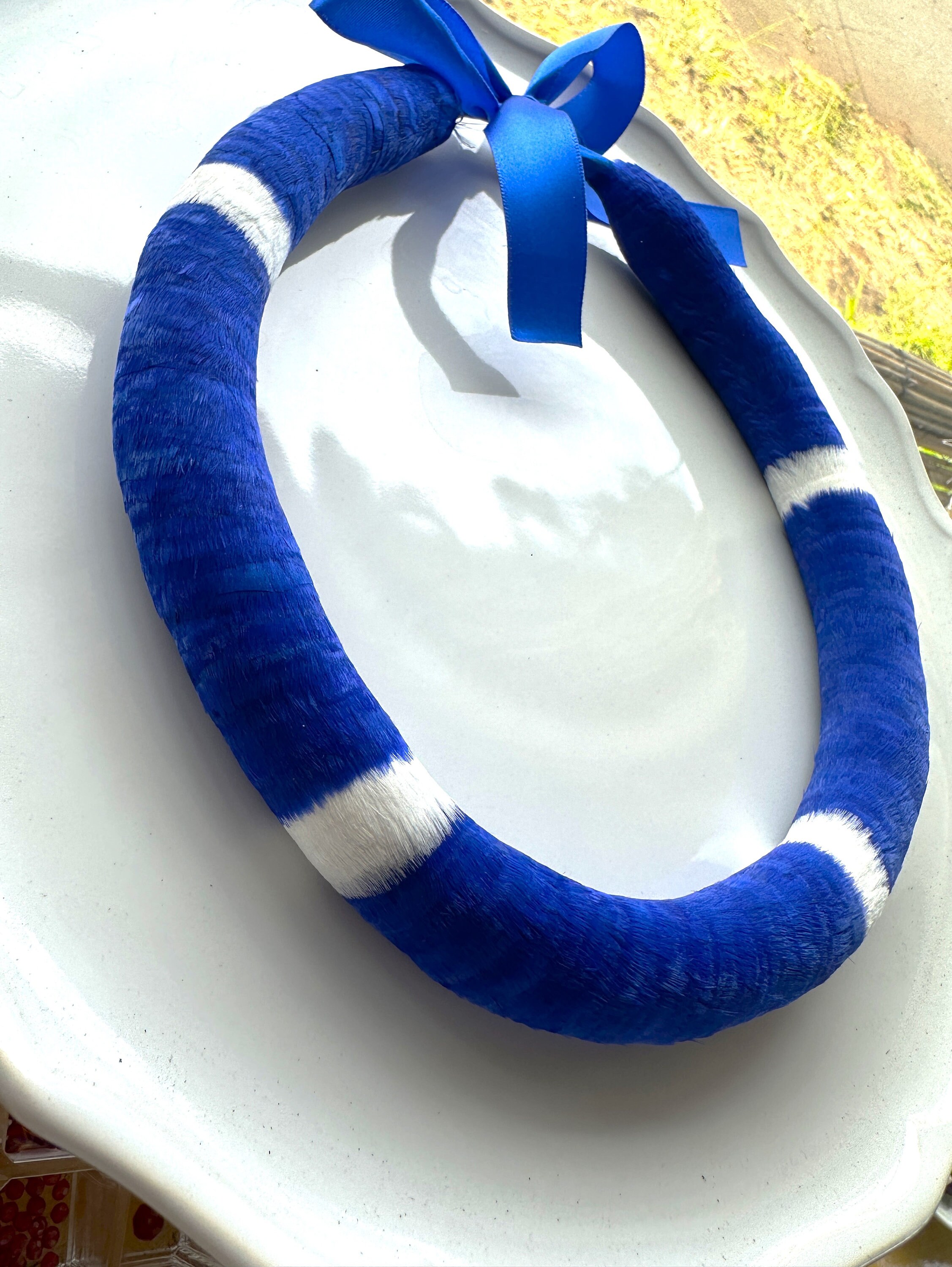Royal Blue and White Lei Hulu Kamoe, Custom Graduation Lei, Lei Po'o ...