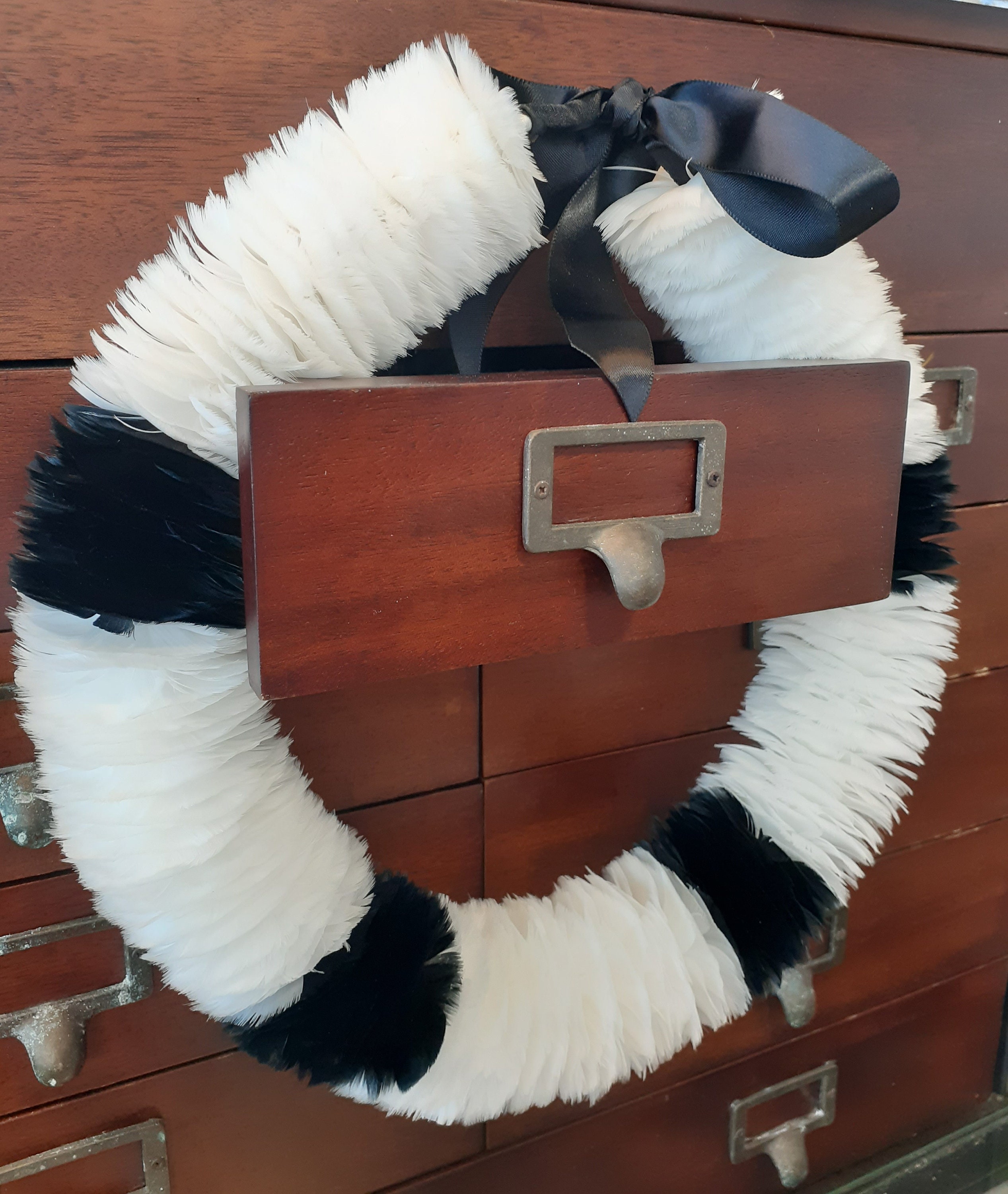 Lei Hulu Poepoe, Lei Humu Papa, Maui Feather Lei, Black & White Feather ...