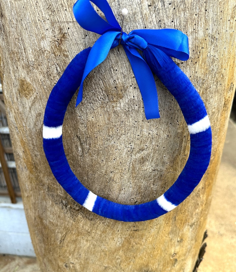 Royal Blue and White Lei Hulu Kamoe, Custom Graduation Lei, Lei Po'o ...