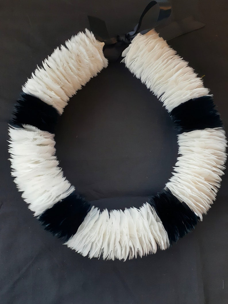 Lei Hulu Poepoe, Lei Humu Papa, Maui Feather Lei, Black & White Feather ...