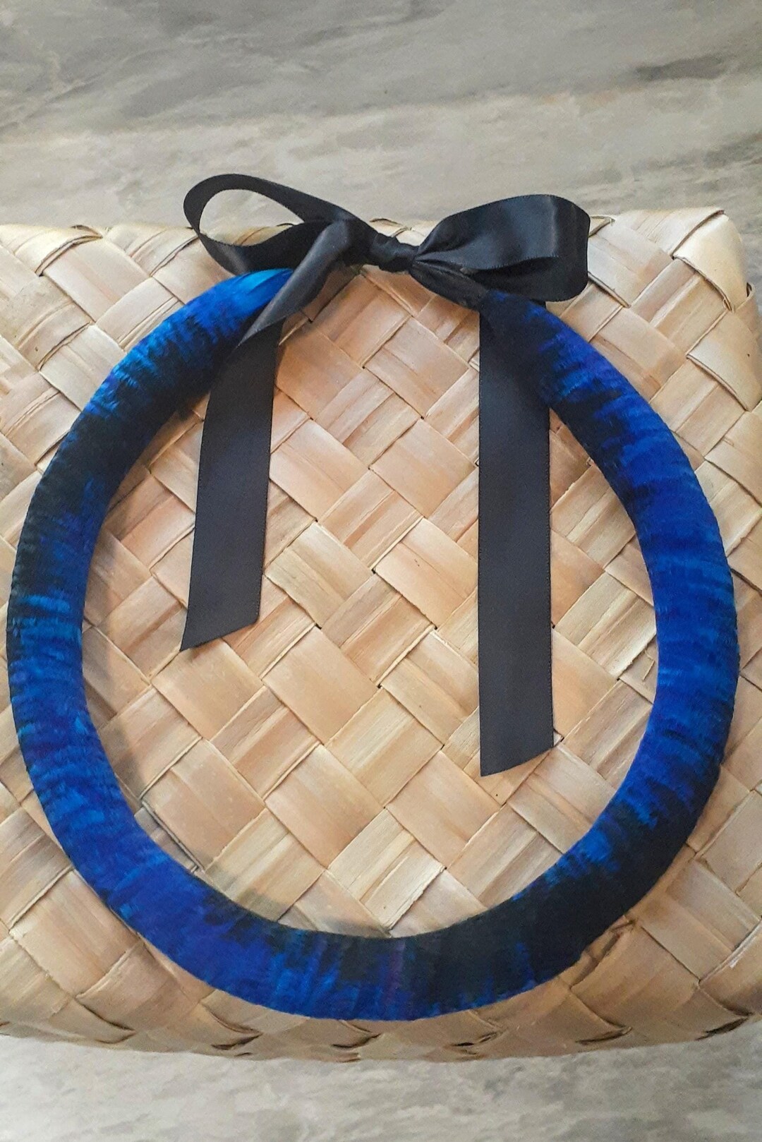 Royal Blue and Black Spiral Lei Hulu Kamoe, Custom Graduation Lei, Lei ...