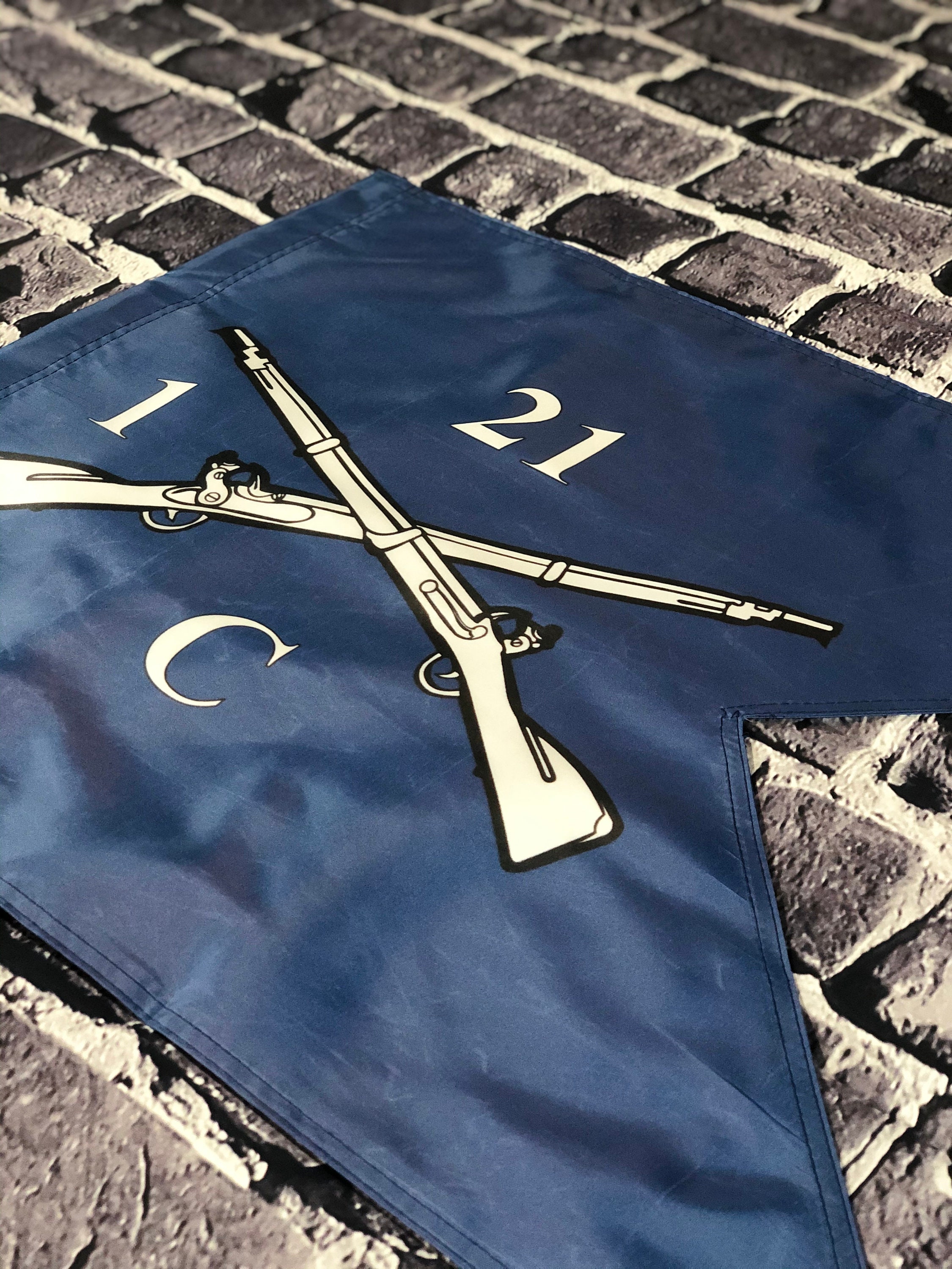 Guidon for sale | Only 3 left at -70%