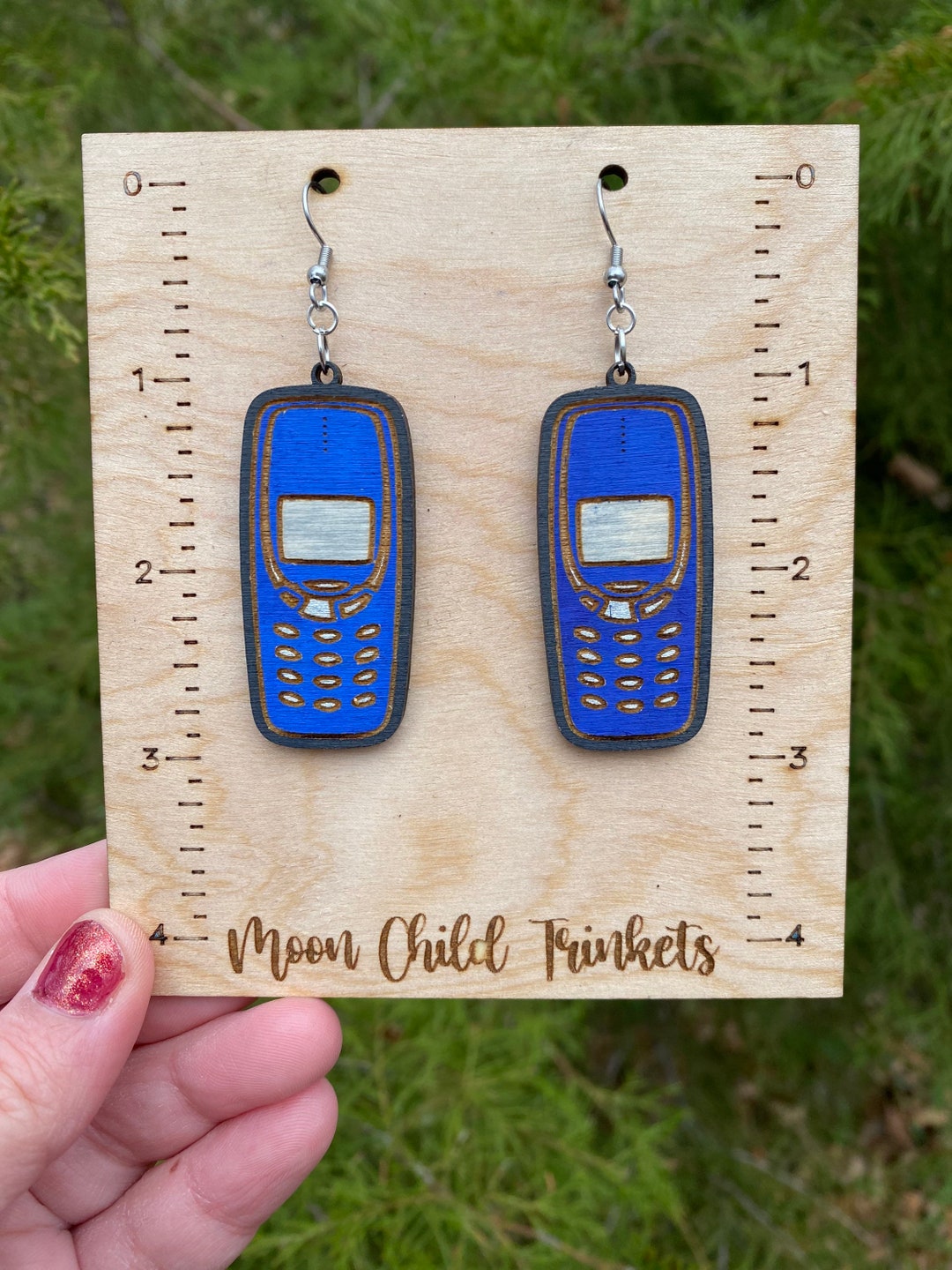 Y2K Nostalgia Brick Phone , 2000s Cell Phone Hand Painted Wood Dangle ...