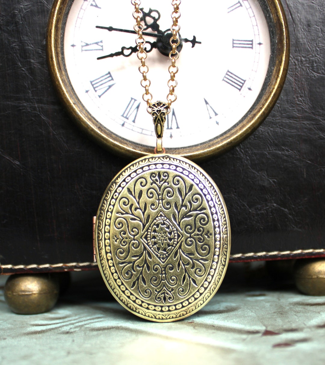 Extra Large Patterned Oval Vintage Brass Locket on a Matching Belcher ...