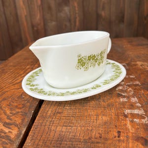 Pyrex Green Daisy Gravy Boat With Drip Plate - Etsy