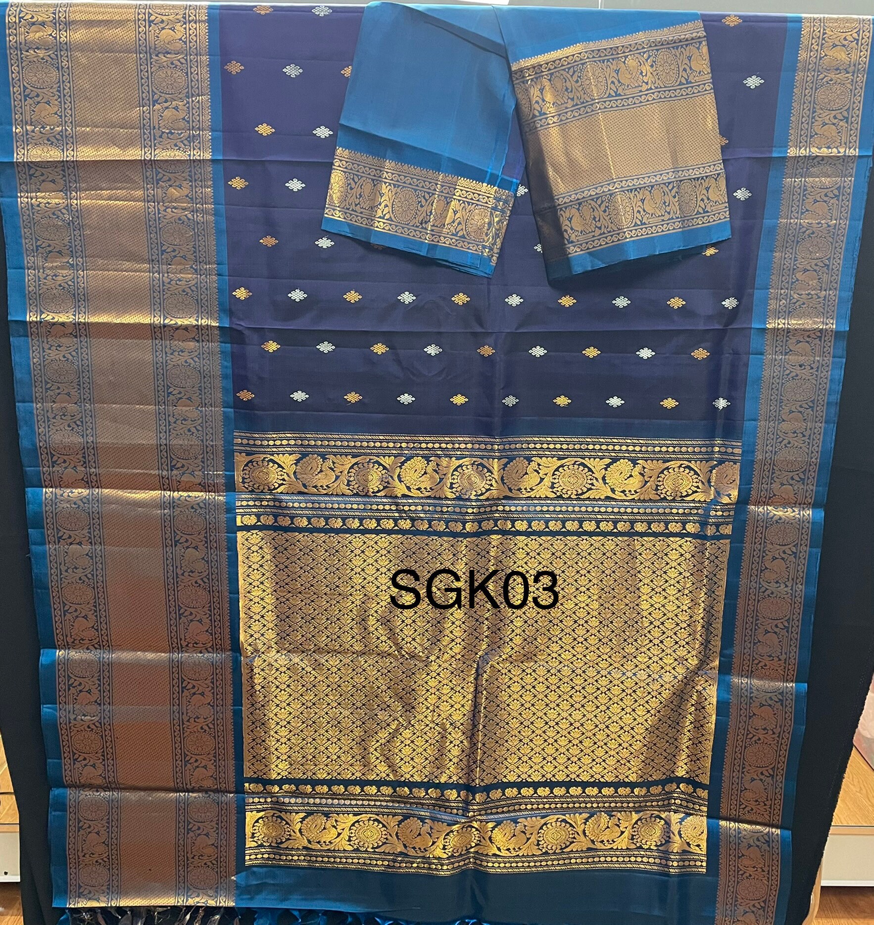 Pure Silk Gadwal With Kanchi Border With Unstitched Blouse Material - Etsy