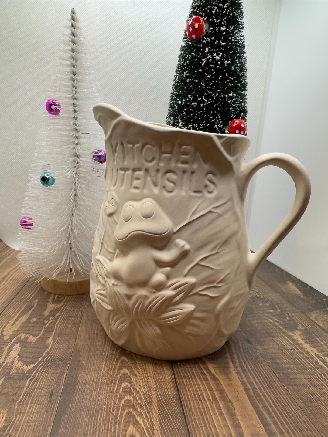 Neil the Frog Kitchen Utensil Caddy Bisque - Etsy