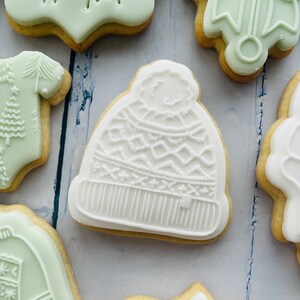 Baby It’s Cold Outside Winter Baby Shower Favours Fondant Iced Sugar ...