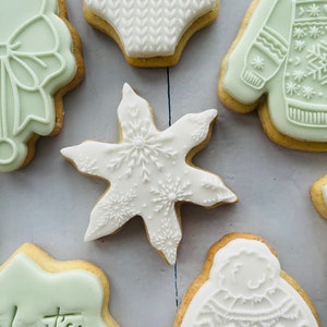 Baby It’s Cold Outside Winter Baby Shower Favours Fondant Iced Sugar ...