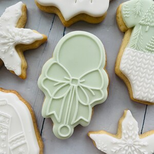 Baby It’s Cold Outside Winter Baby Shower Favours Fondant Iced Sugar ...