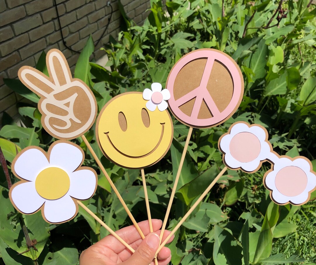 Groovy Centerpieces | Groovy Cake Topper | Retro Centerpieces | Groovy ...