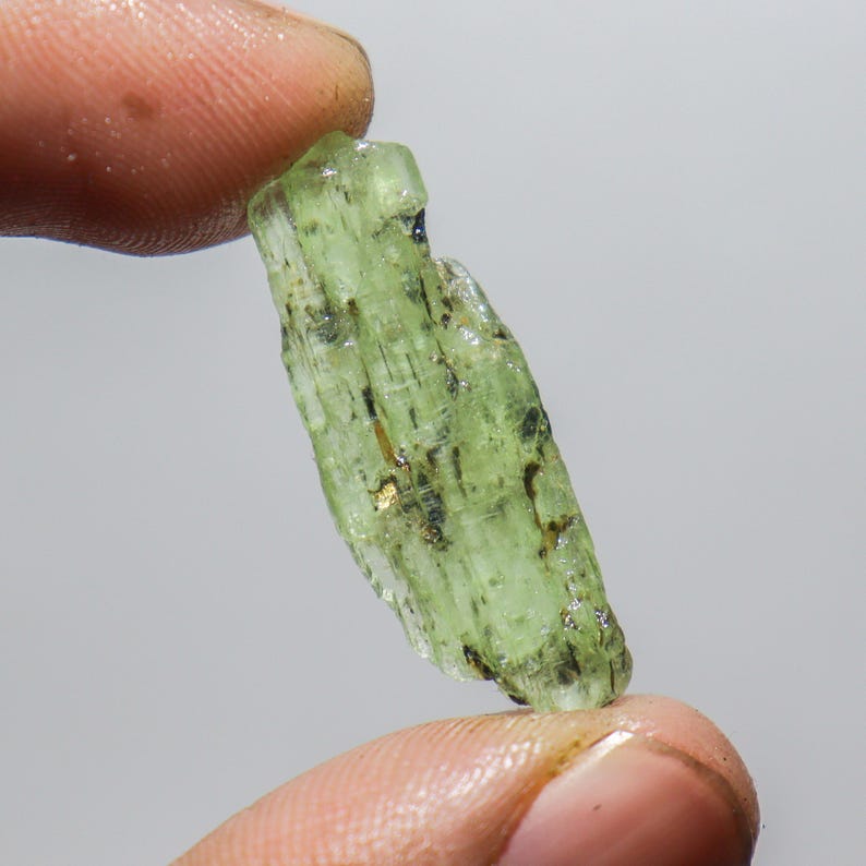 High Quality Green Kyanite 13.00 Carat | Spiritual Healing Stone - Etsy