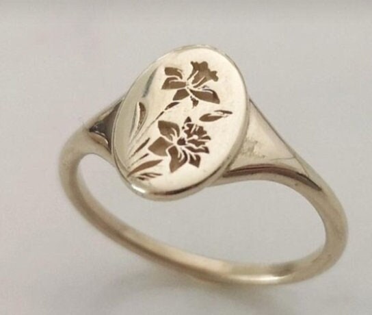 Daffodil Signet Ring Handmade Floral Signet Birth Flower Signet Ring ...