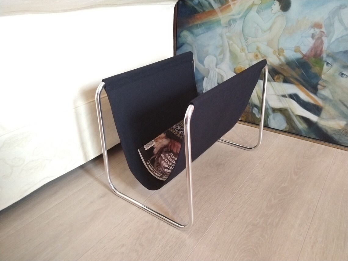 Tijdschrift & krantenhouder met zwart linnen stof en geplooid frame in ...