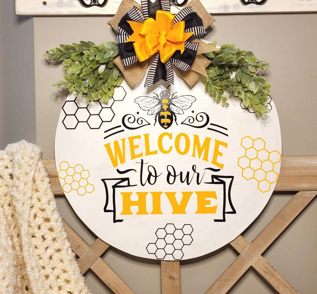 Bee Themed Welcome Door Hanger - Etsy