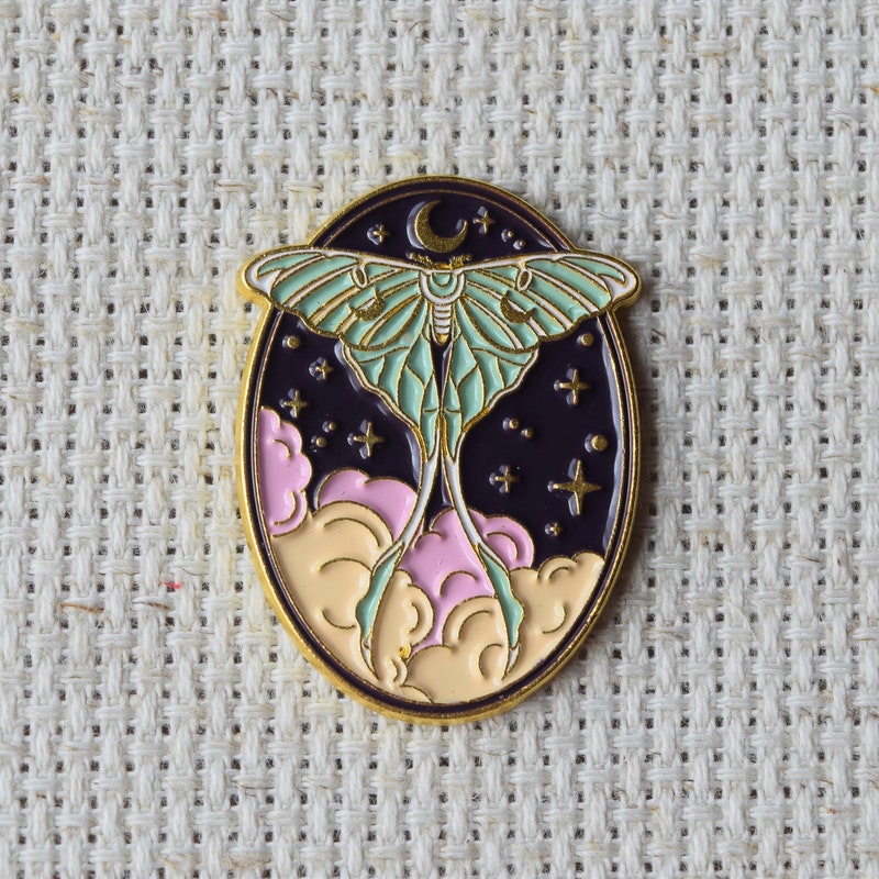 Luna Moth Pin - Etsy
