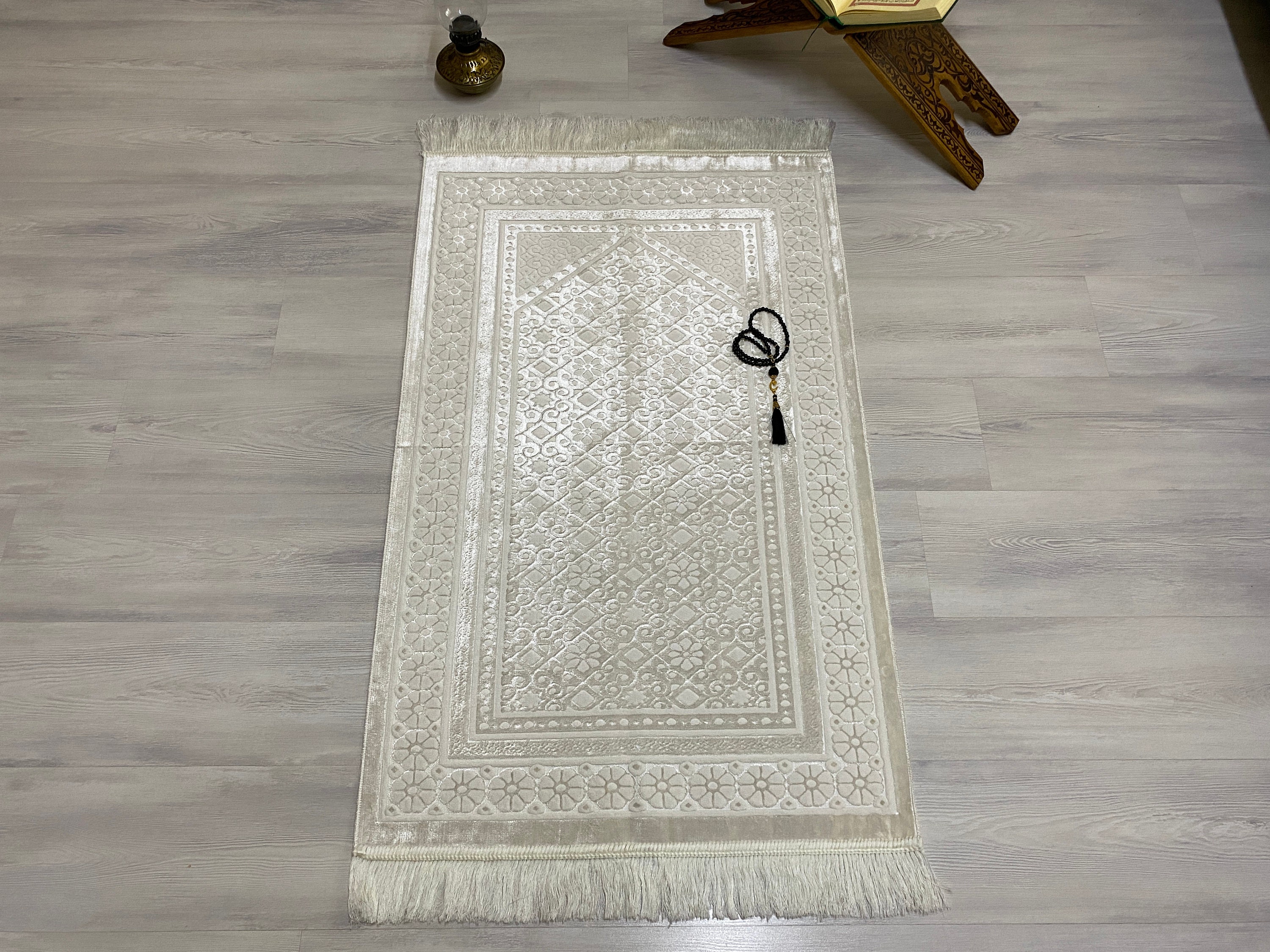 Soft Thick White Prayer Mat, Sejadah Prayer Mat With Tasbeeh,muslim ...
