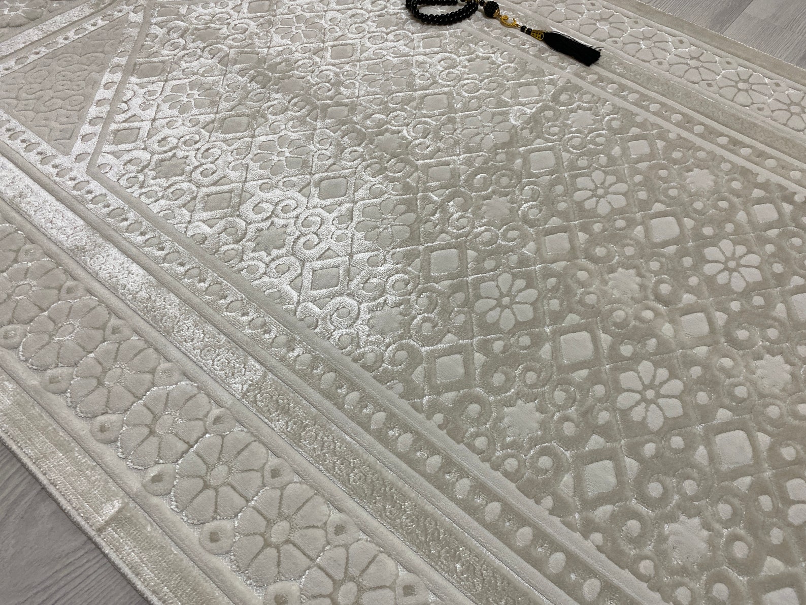 Soft Thick White Prayer Mat, Sejadah Prayer Mat With Tasbeeh,muslim ...