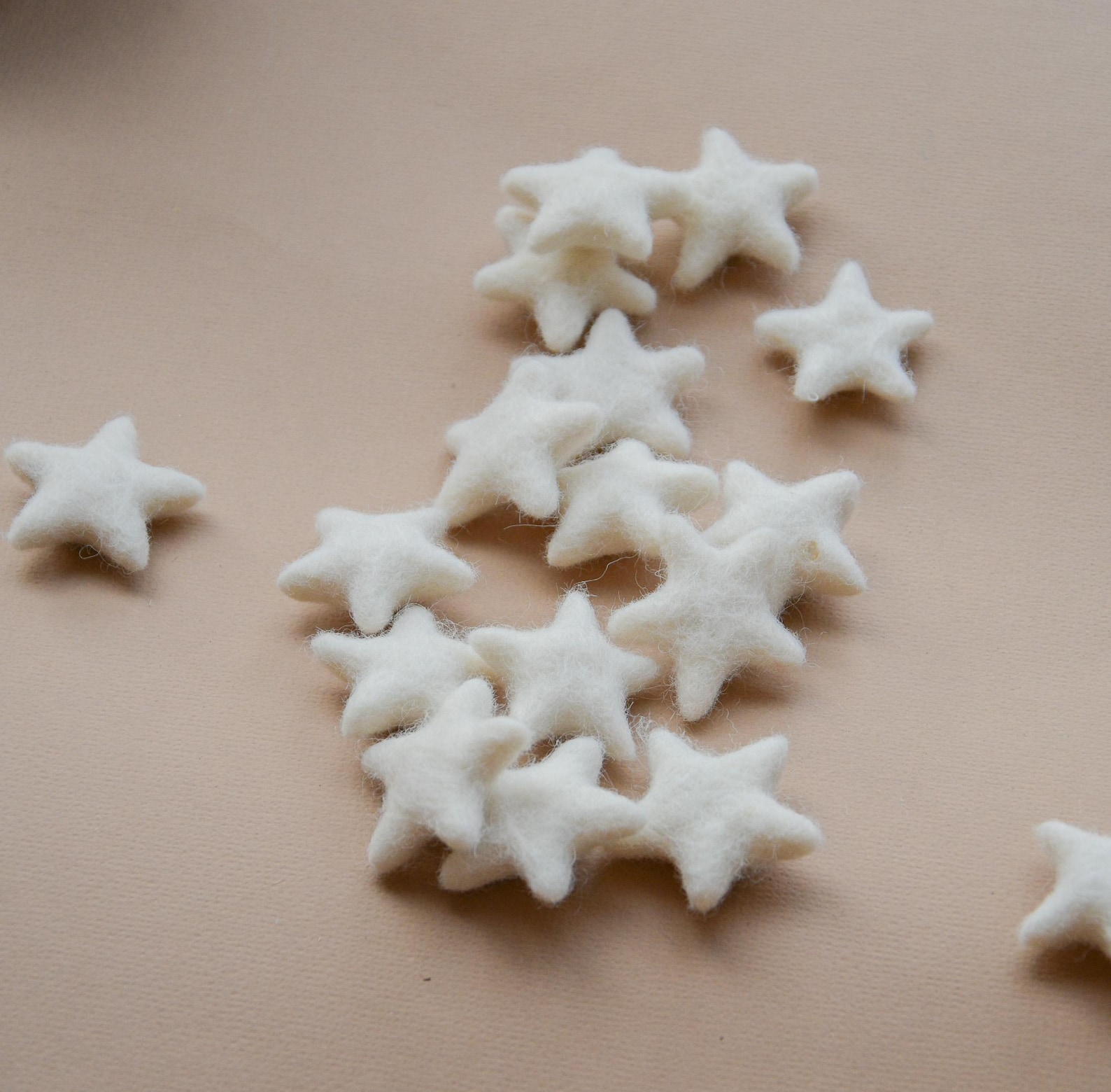 30mm - 100% Wool Felt Stars - Set of 10 Pcs - 93 Different Colors ...
